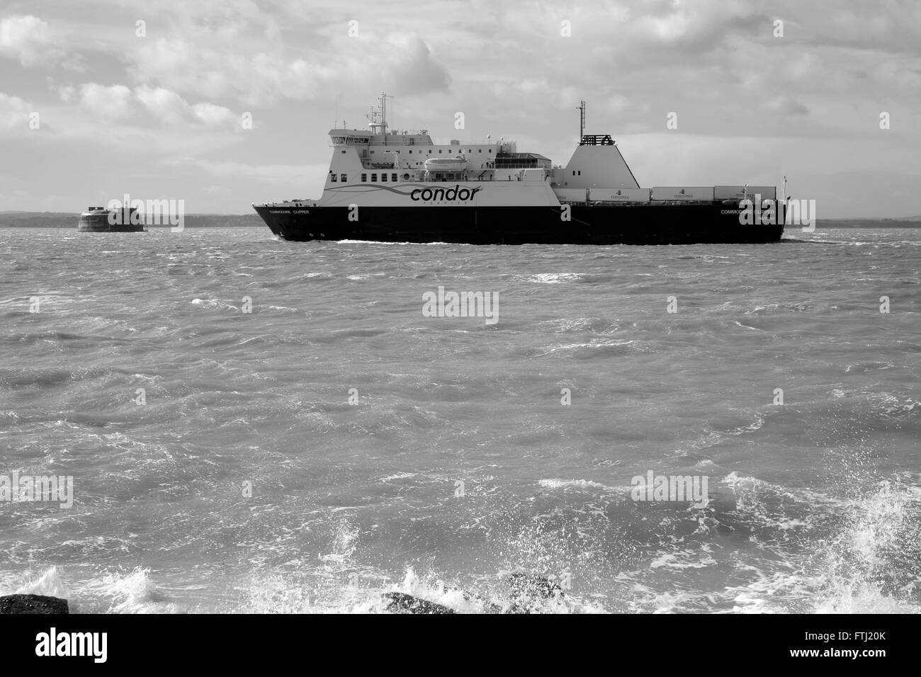 Choppy seas ferry hi-res stock photography and images - Alamy
