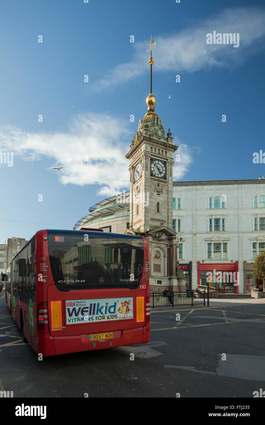 Bendy bus hi-res stock photography and images - Alamy