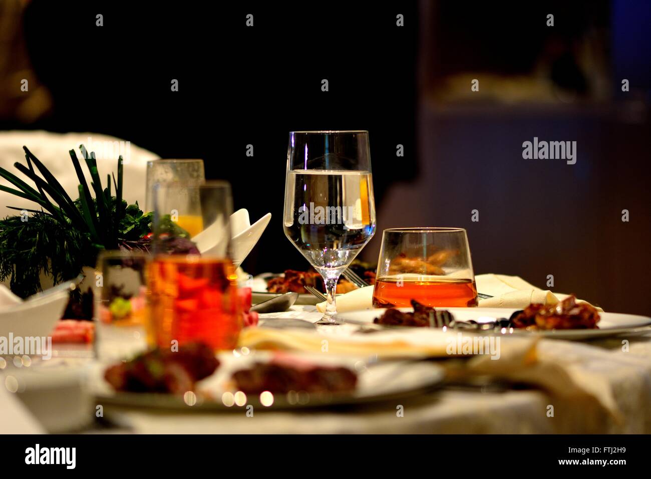 Feast table hi-res stock photography and images - Alamy
