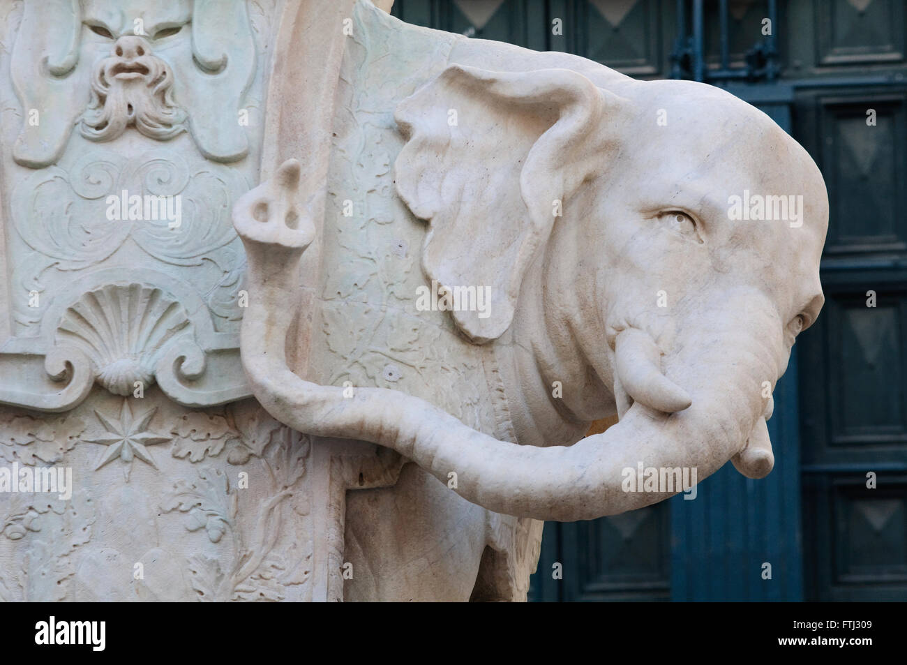 Gianlorenzo bernini elephant hi-res stock photography and images - Alamy
