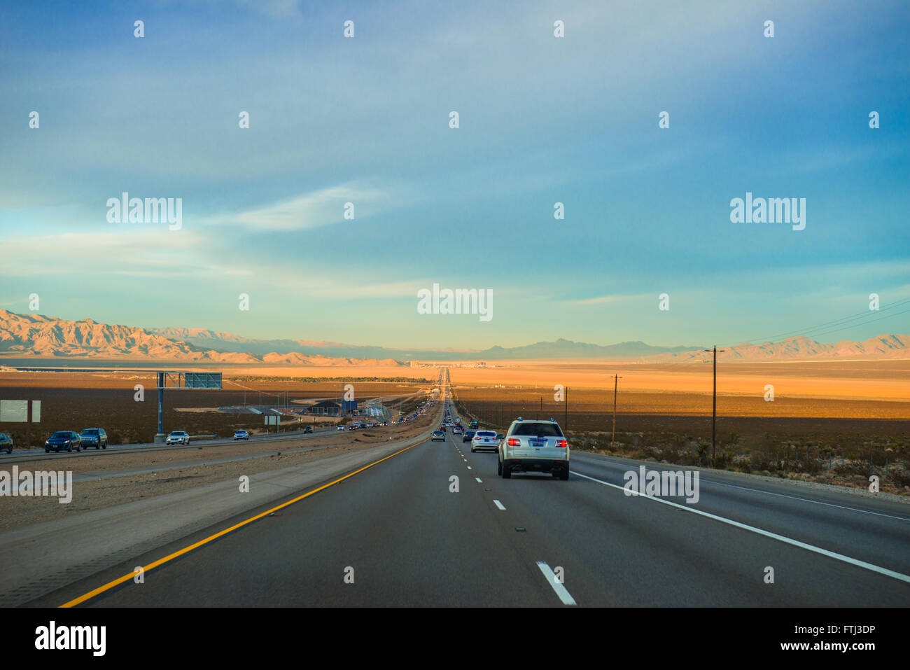 Perfectly smooth America highway across the endless desert Stock Photo ...