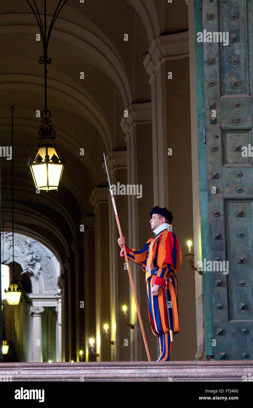 One swiss guard hi-res stock photography and images - Alamy