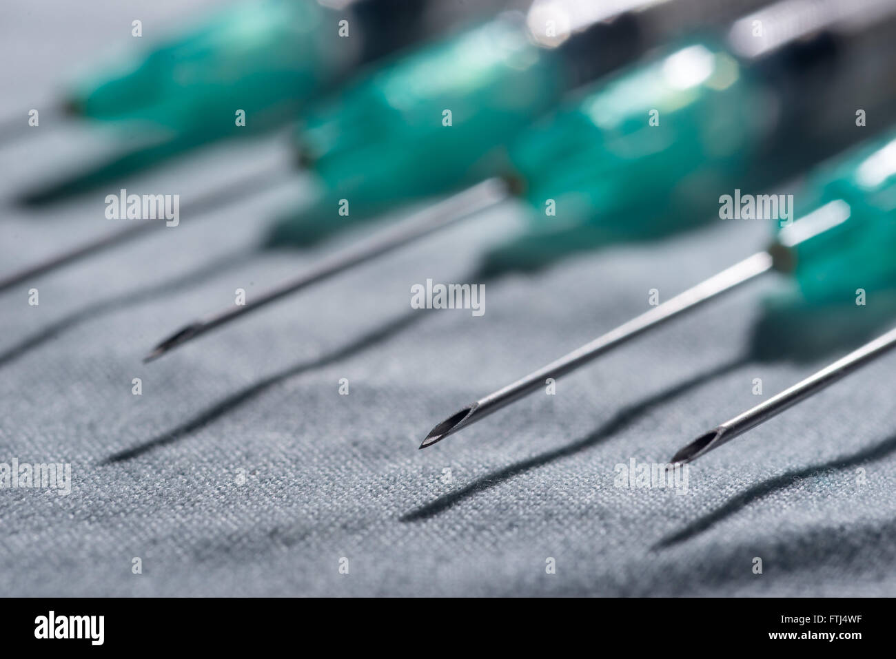 Sterile needles hi-res stock photography and images - Alamy