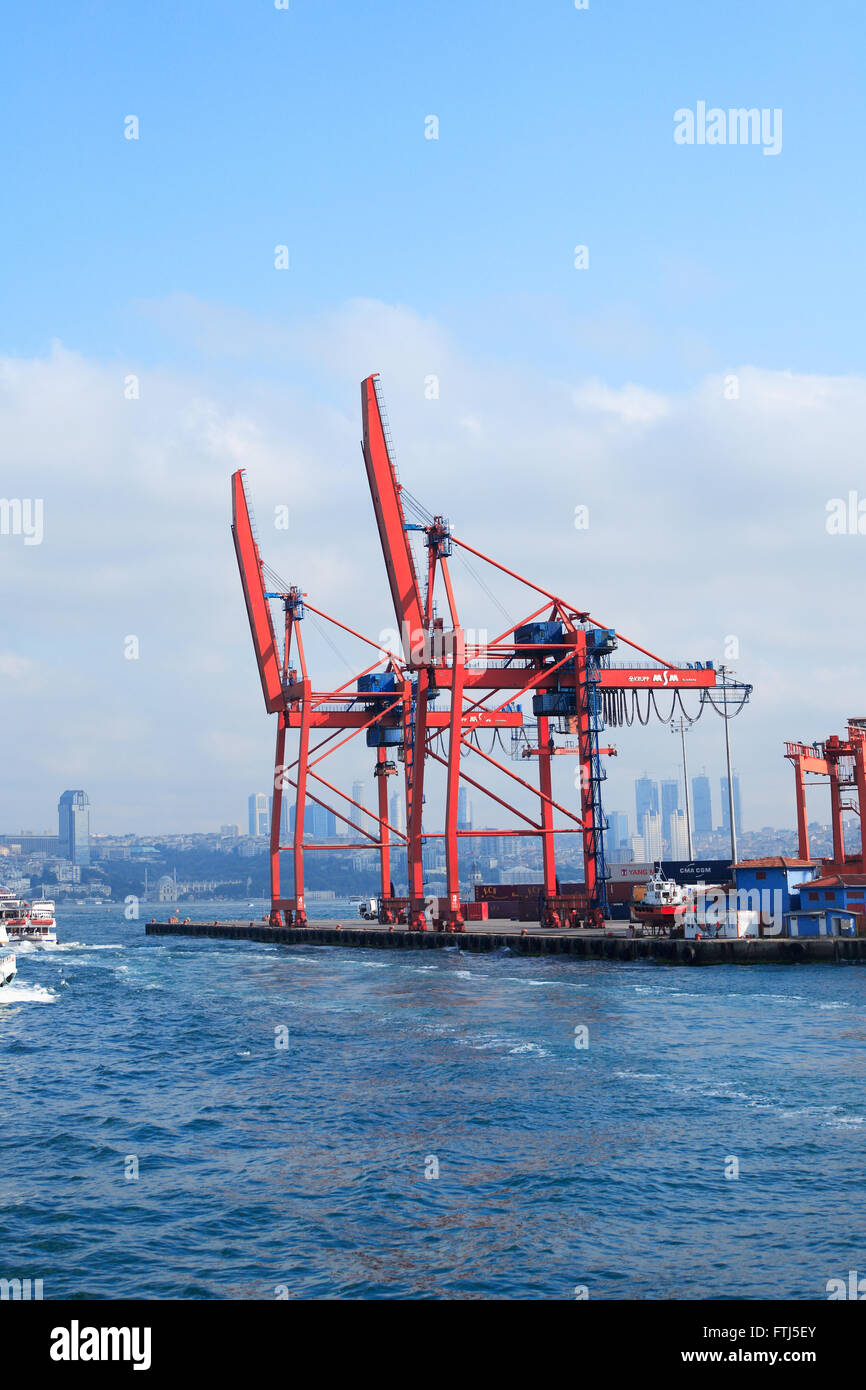 Istanbul commercial port hi-res stock photography and images - Alamy