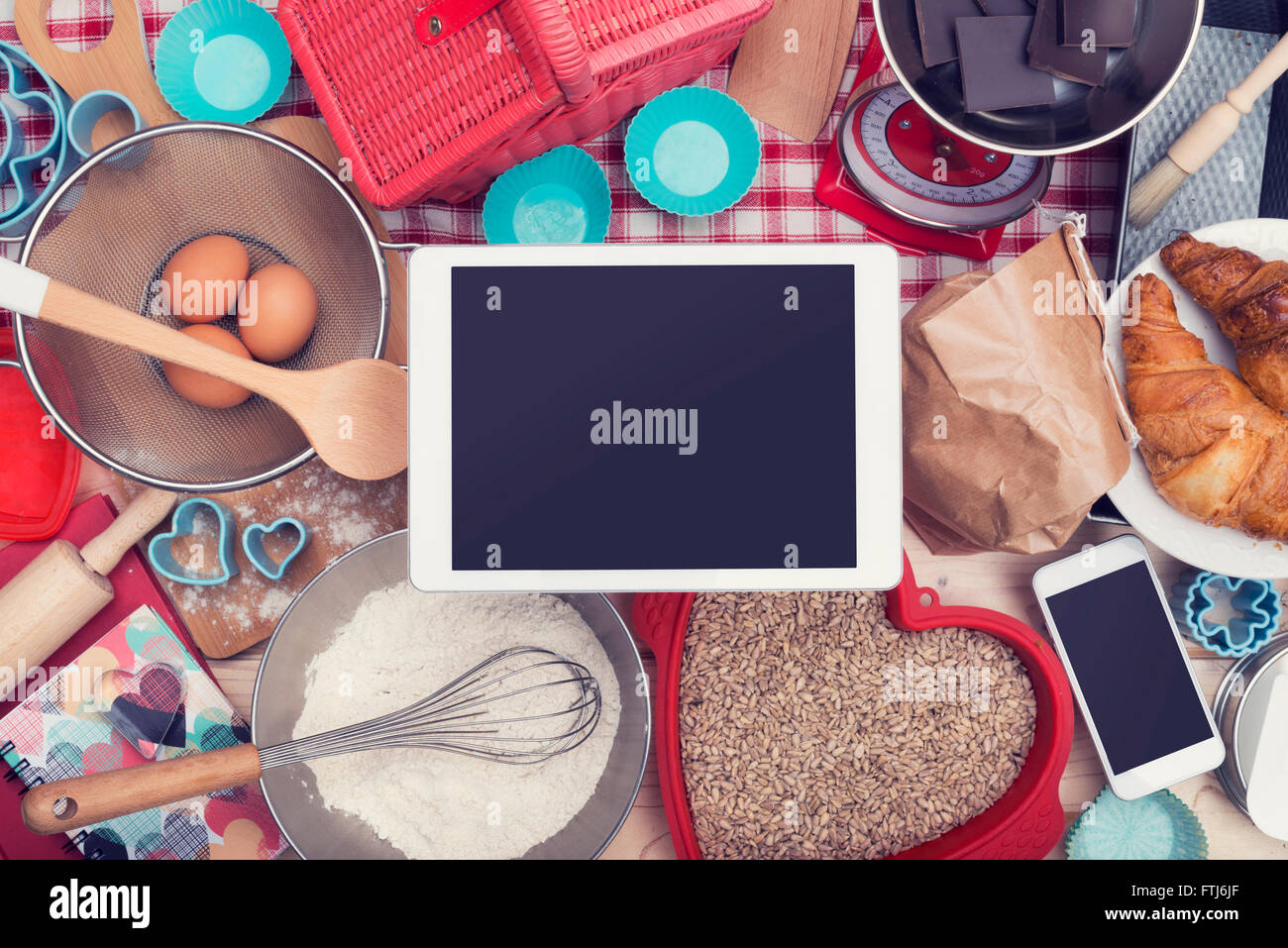 Ipad tablet overhead home hi-res stock photography and images - Alamy