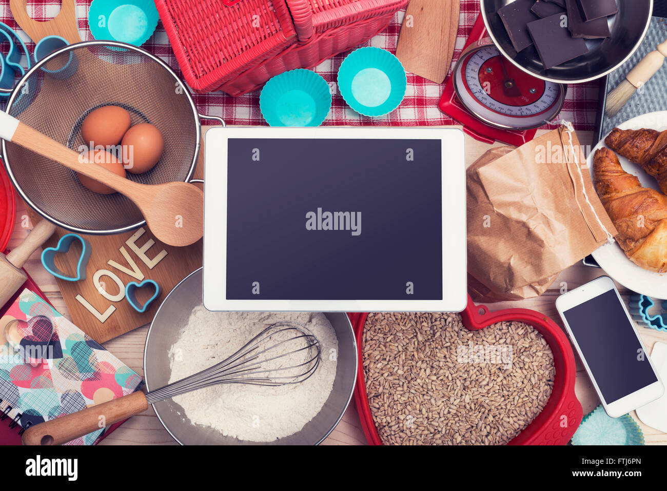 Ipad tablet overhead home hi-res stock photography and images - Alamy