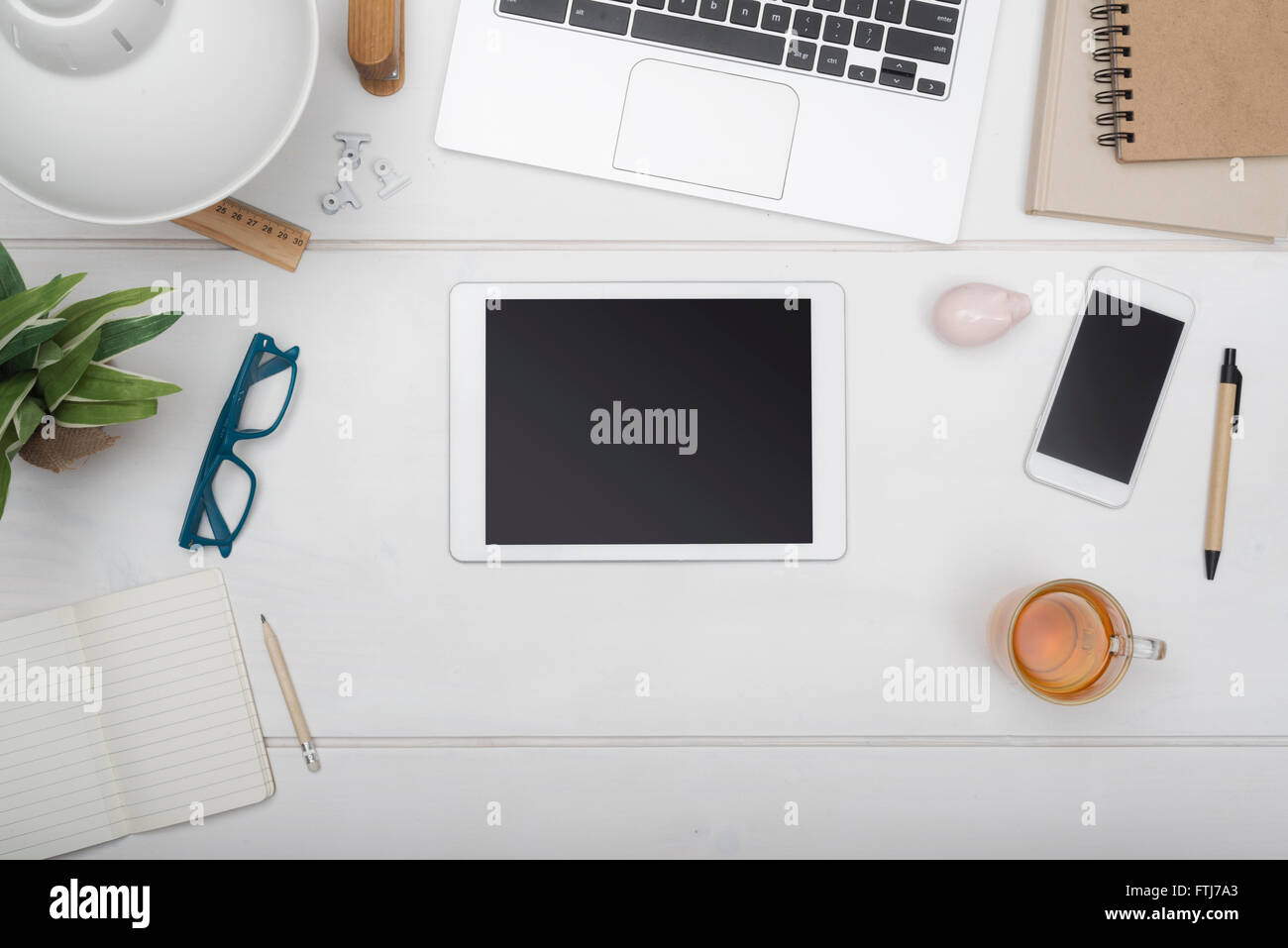 Screen hero hi-res stock photography and images - Alamy