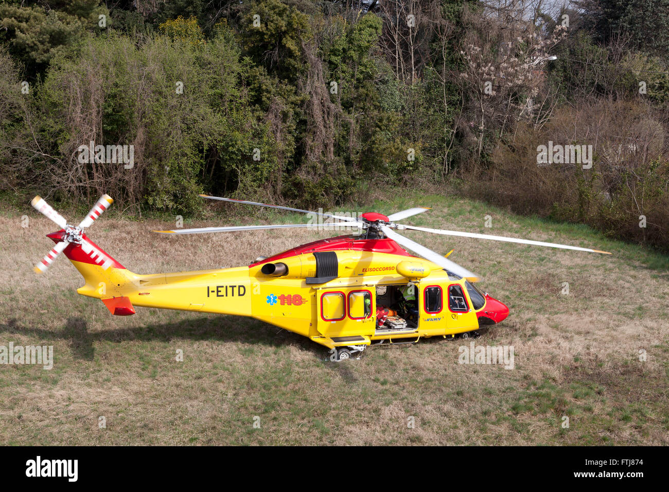 The italian helicopter of the public rescue service 118 Stock Photo - Alamy