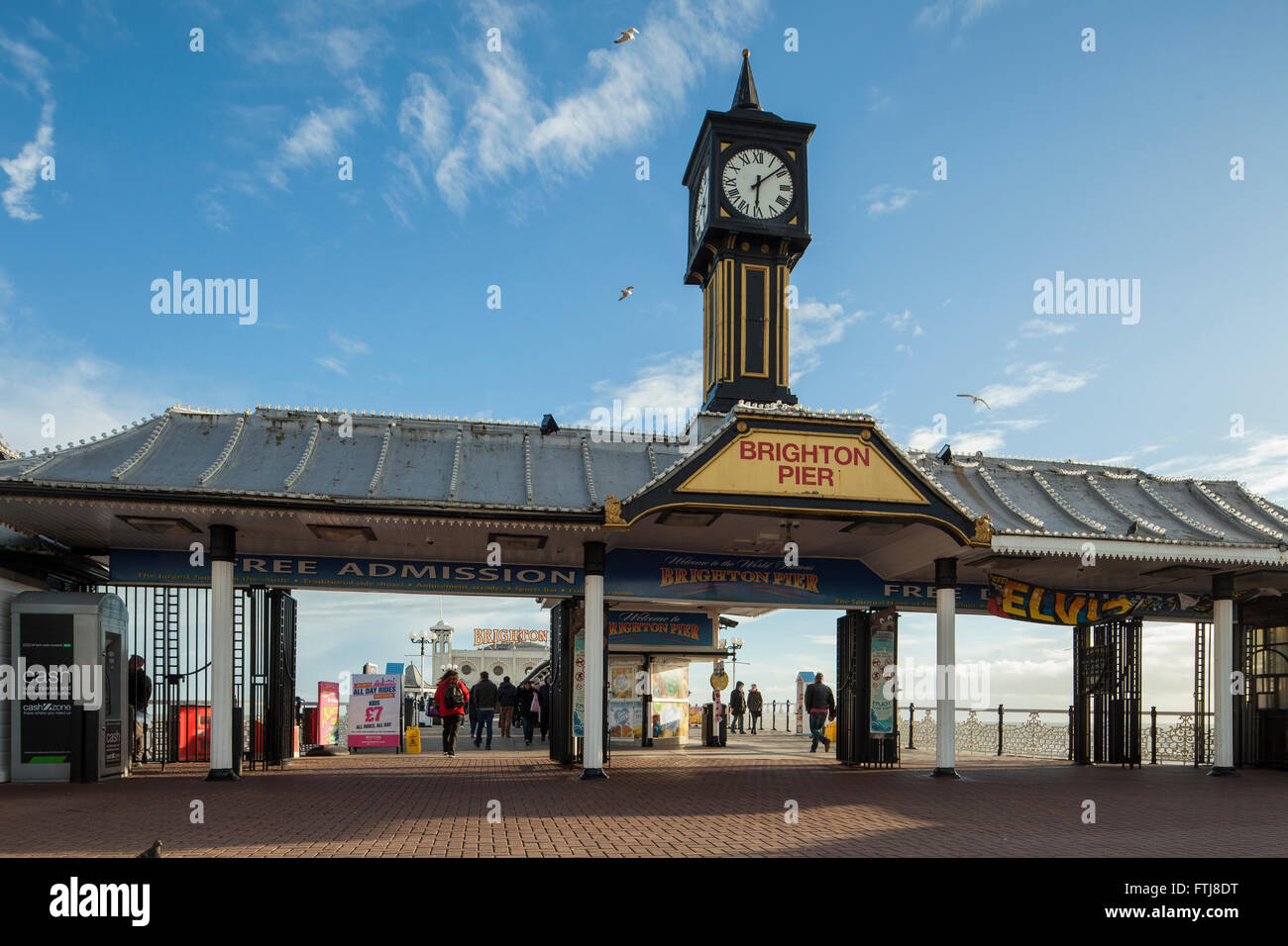 Entrance brighton pier hi-res stock photography and images - Alamy