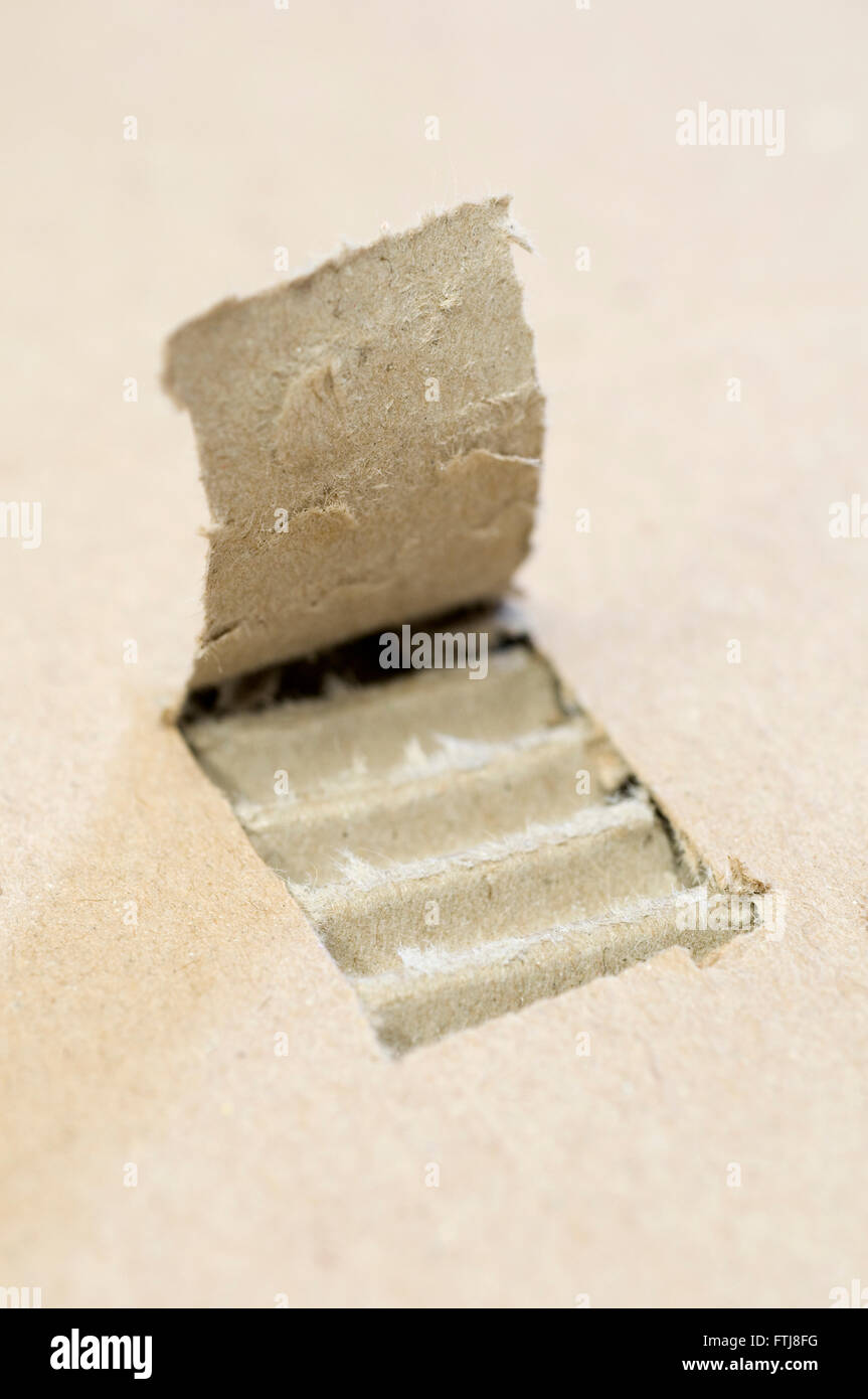 Damaged cardboard box hi-res stock photography and images - Alamy