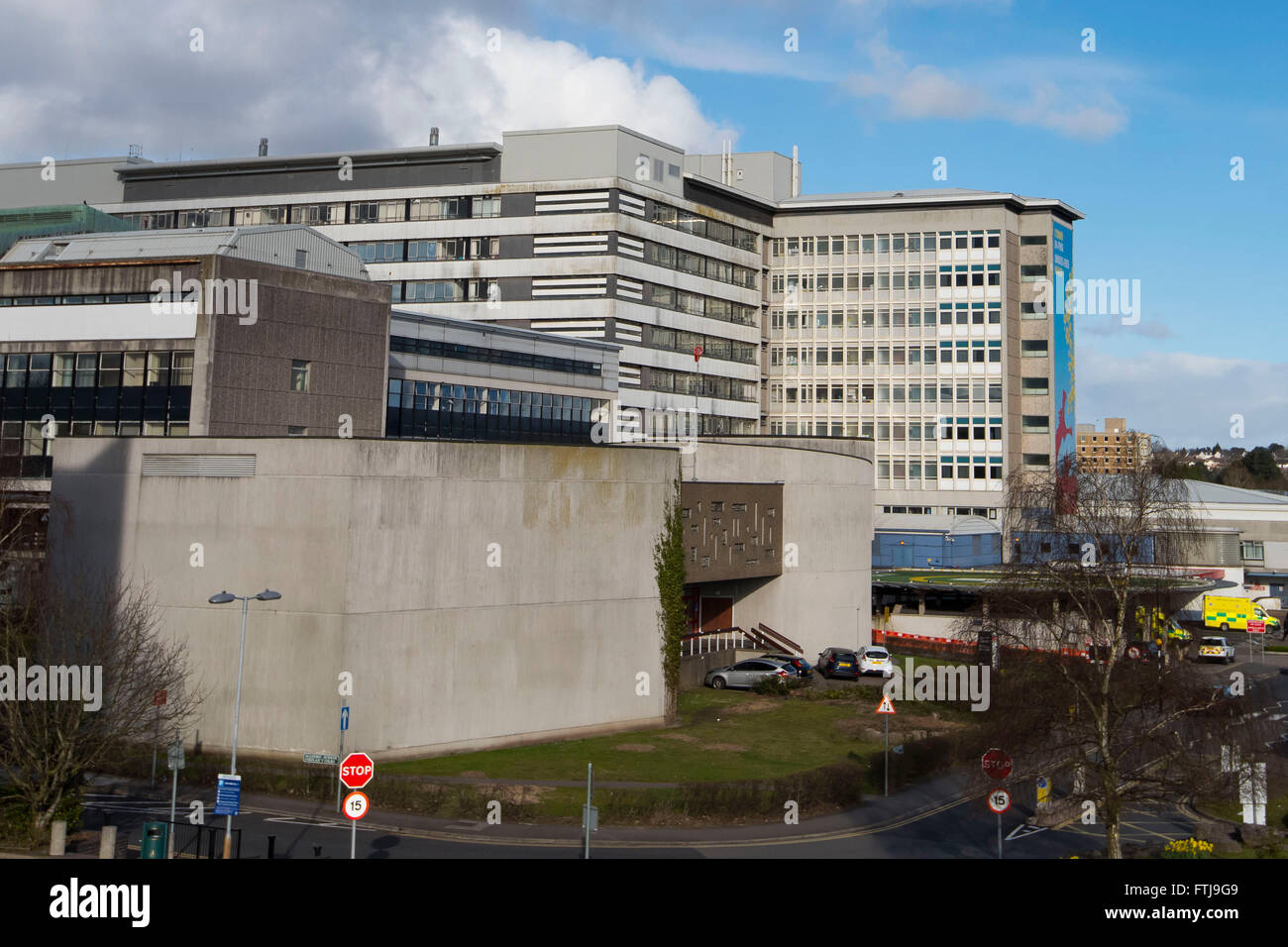 Heath hospital cardiff hi-res stock photography and images - Alamy