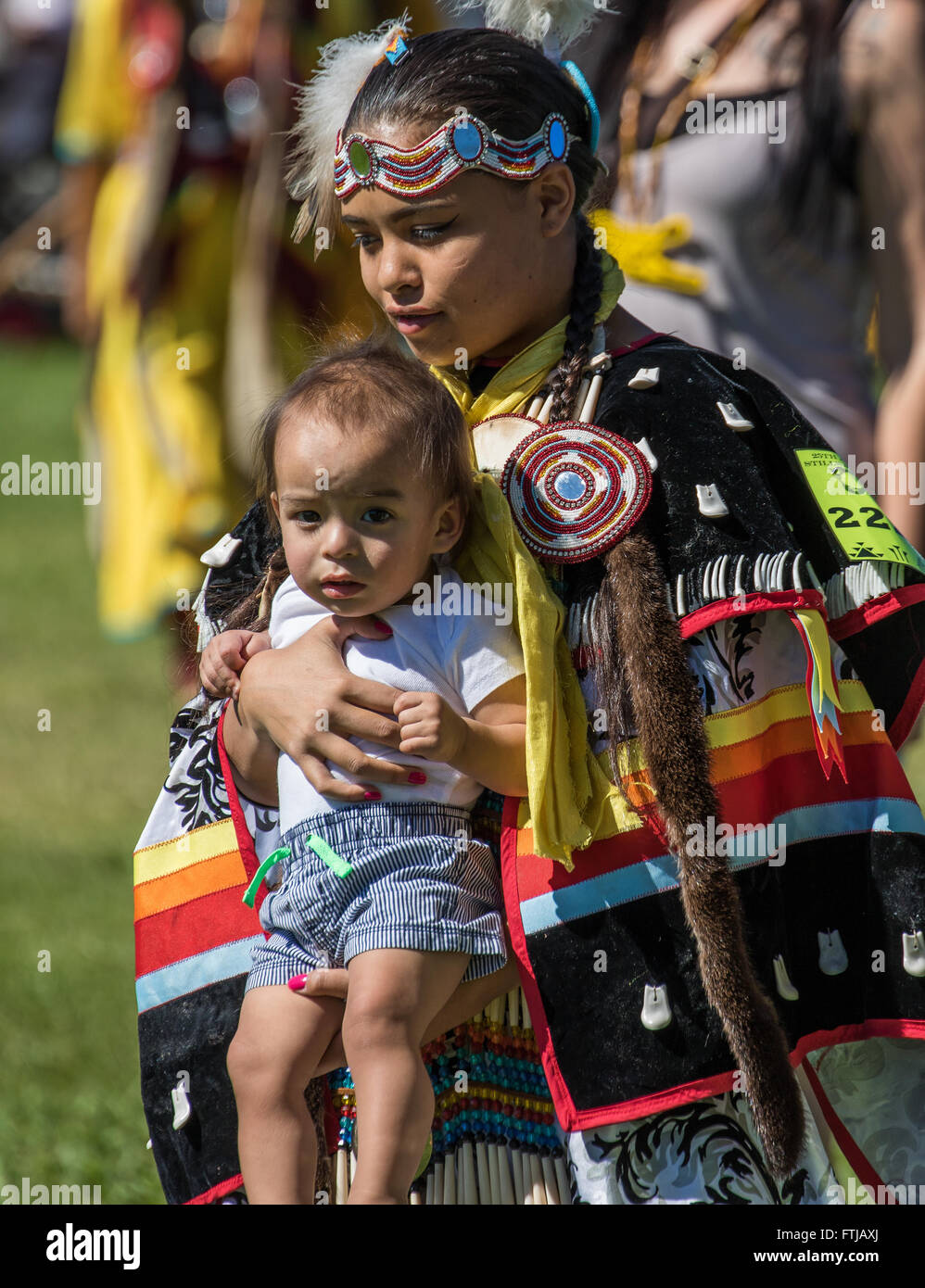 Pow wow native child hi-res stock photography and images - Alamy