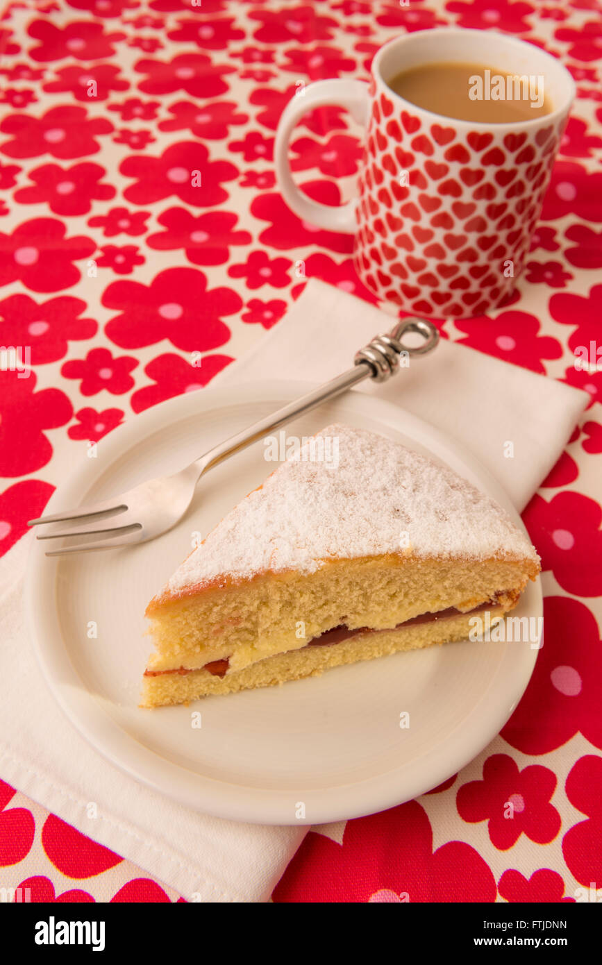 Victoria sandwich cake hi-res stock photography and images - Alamy