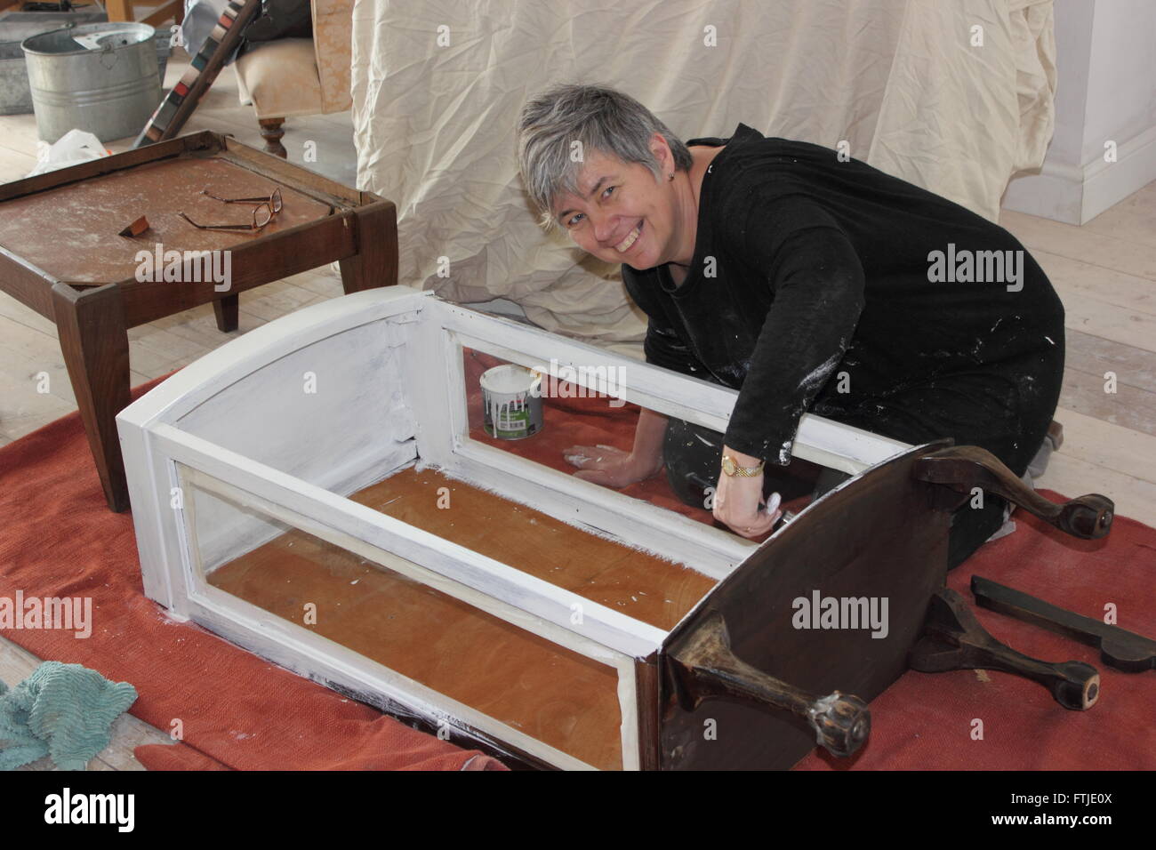 Distressing furniture hi-res stock photography and images - Alamy