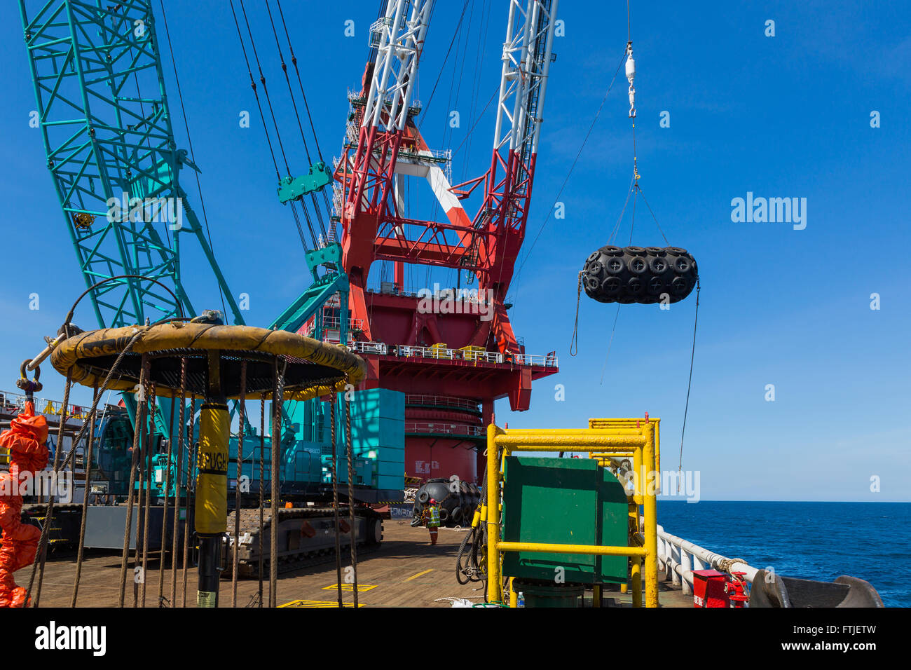 Offshore crane hi-res stock photography and images - Alamy