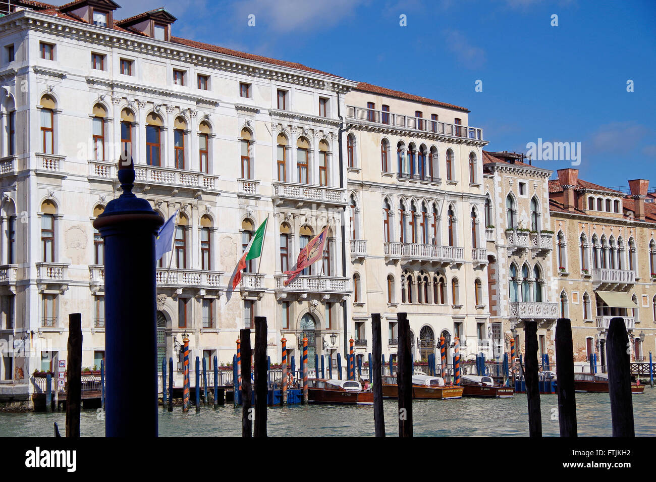 Fini hi-res stock photography and images - Alamy