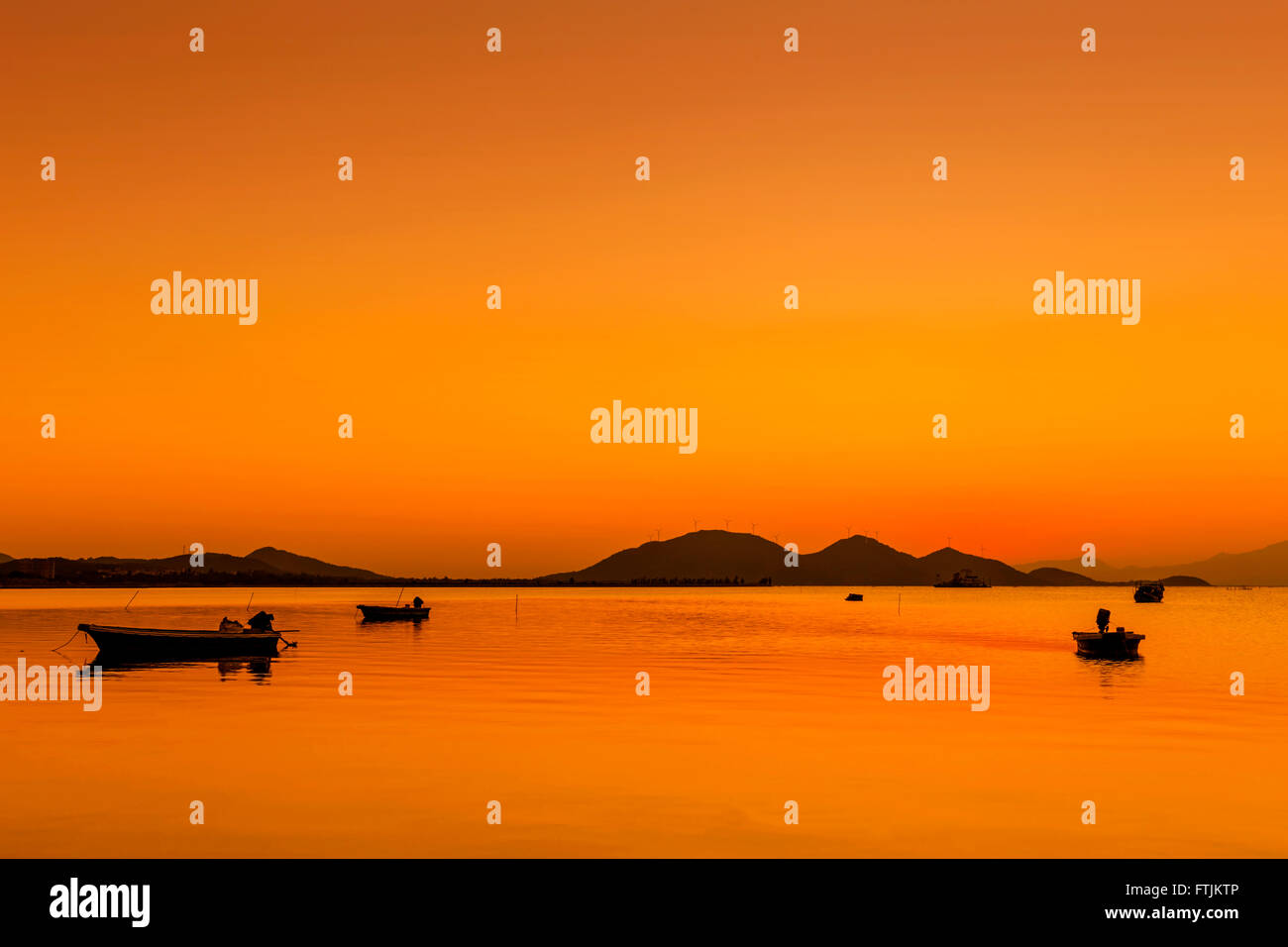 Beautiful scenery ships hi-res stock photography and images - Alamy