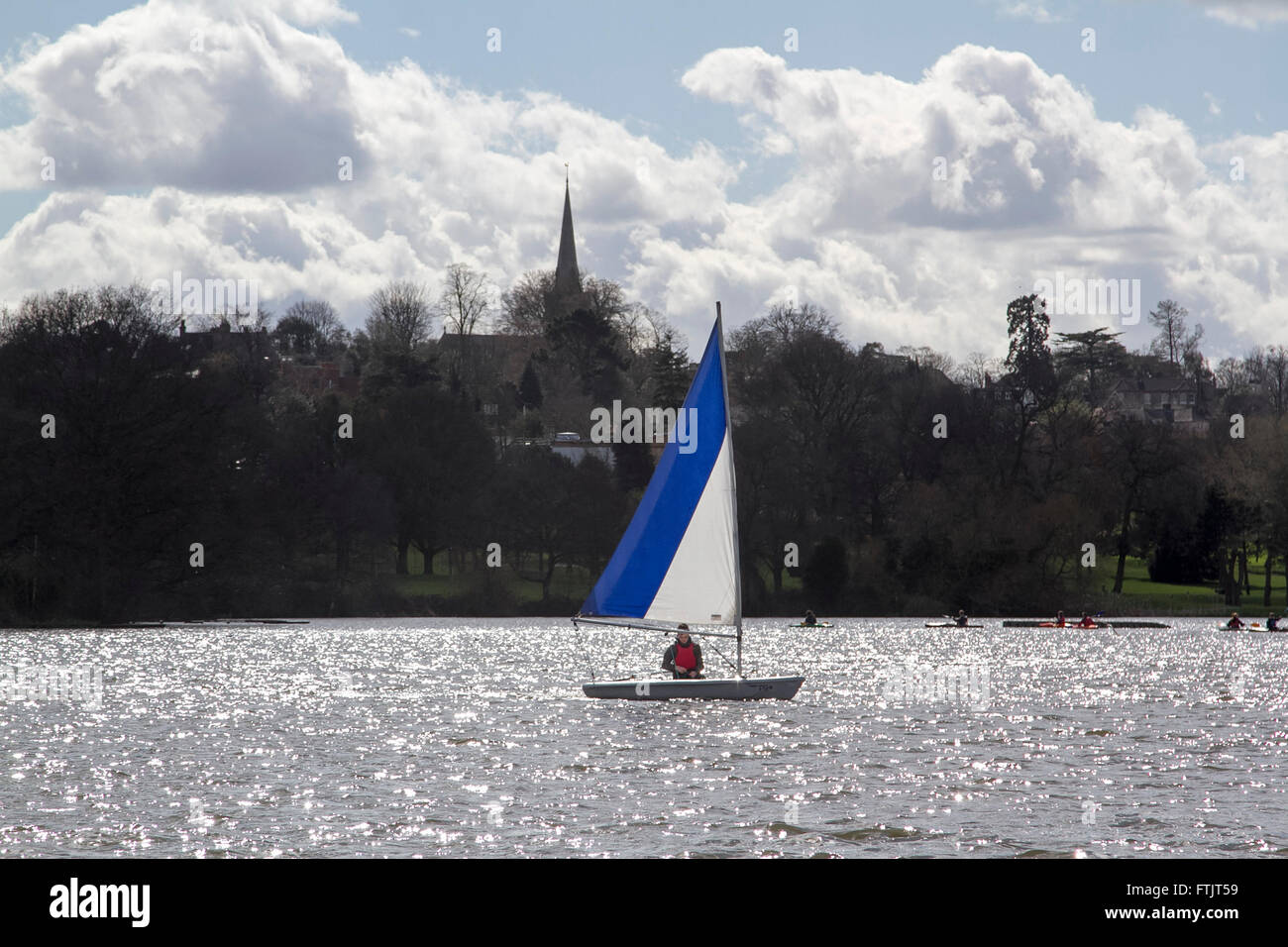 Wimbledon London, UK. 29th March 2016. Sailing dinghies on Wimbledon ...