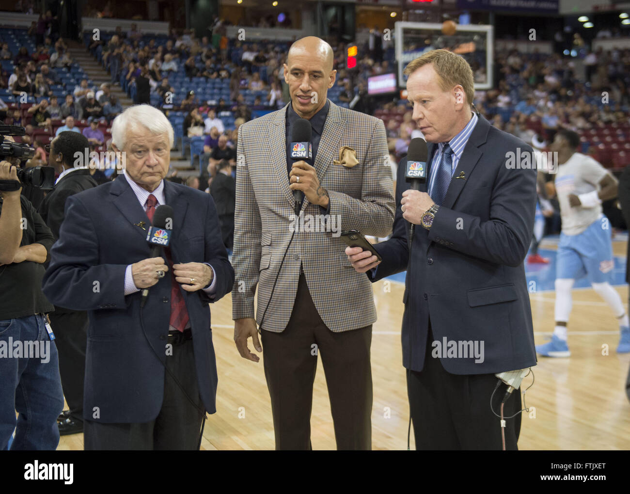 Sacramento, CA, USA. 25th Mar, 2016. Doug Christie, center, joins Kings ...