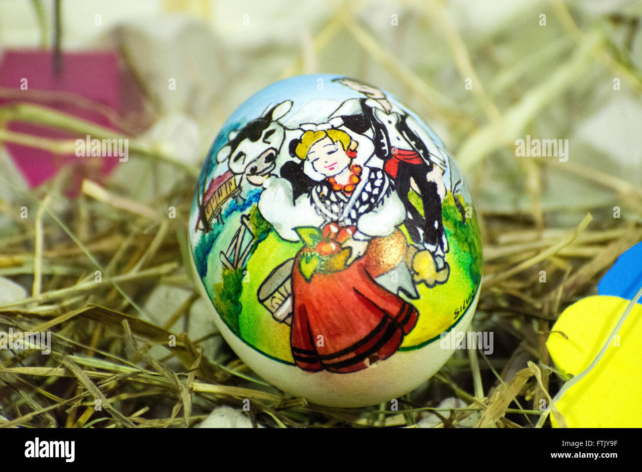 Pola de Siero, Spain. 29th March, 2016. A painted goose egg which ...