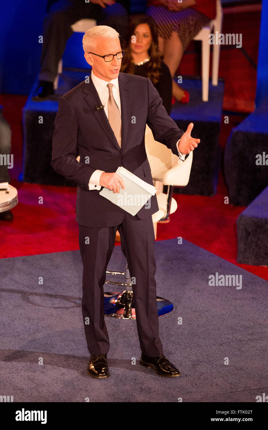 Milwaukee, Wisconsin, USA. 29th Mar, 2016. News anchor ANDERSON COOPER ...