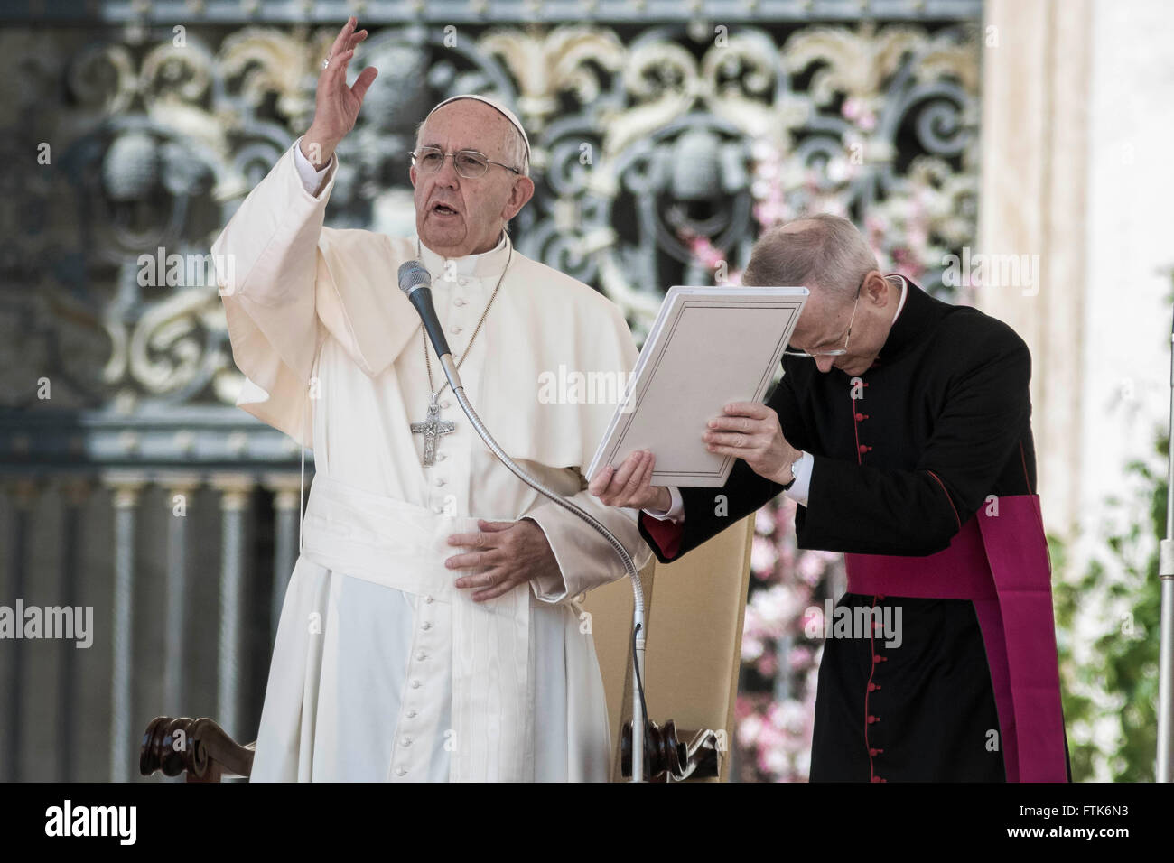 Vatican City, Vatican. 30th Mar, 2016. Pope Francis delivers his ...