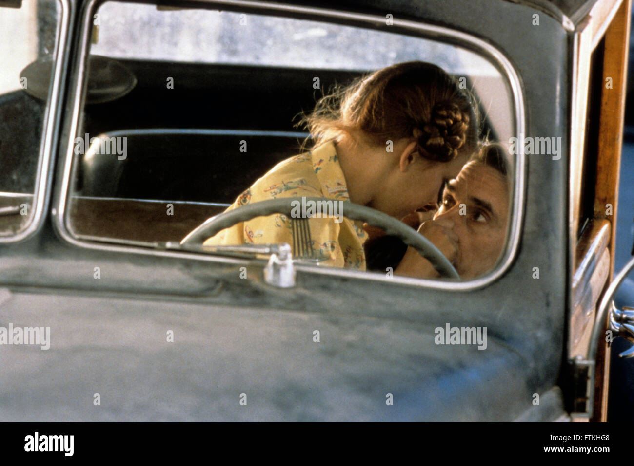 Dominique Swain Irons Lolita 1997 Stock Photos & Dominique Swain Irons Lolita 1997 Stock Images ...