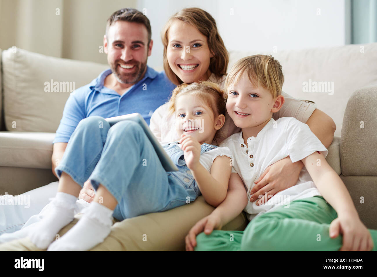 Adult siblings sister hi-res stock photography and images - Alamy