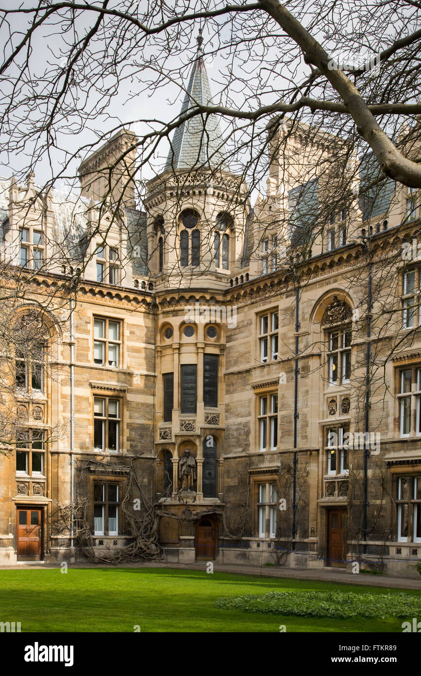 Cambridge gonville and caius college hi-res stock photography and ...