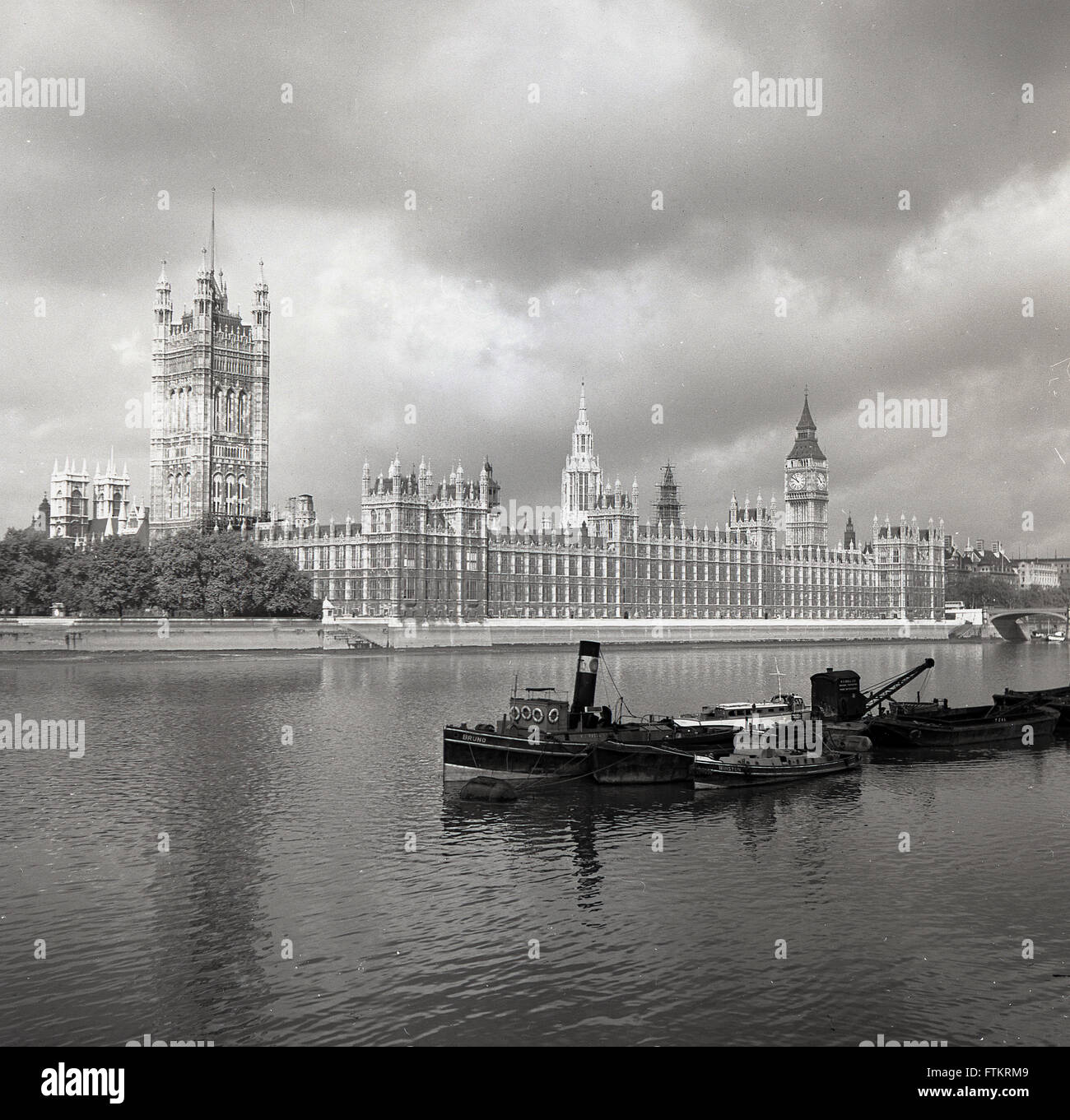 1950s historical view of the British Houses of Parliament, London ...