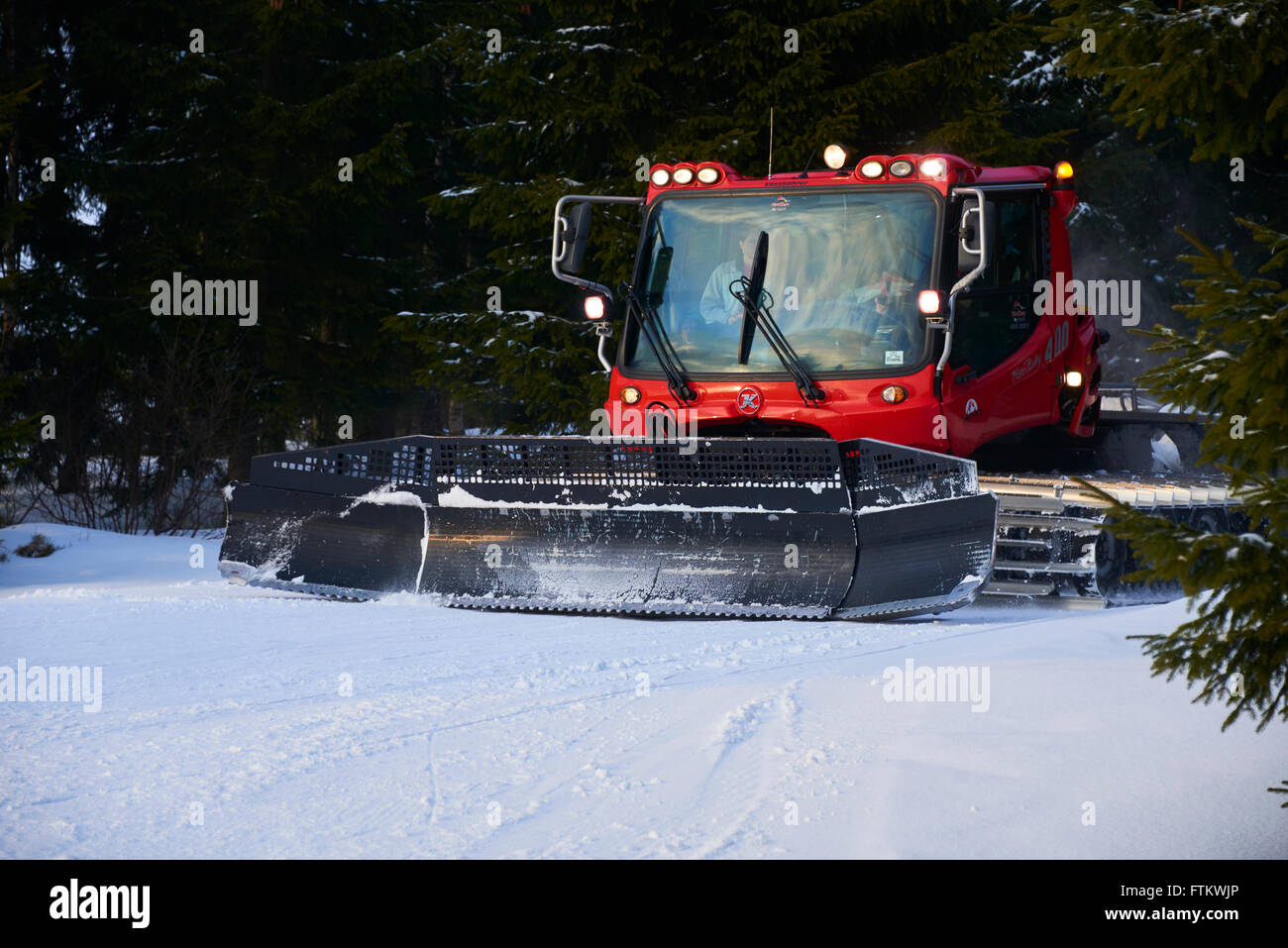 Snowcat on snowy mountain hi-res stock photography and images - Alamy