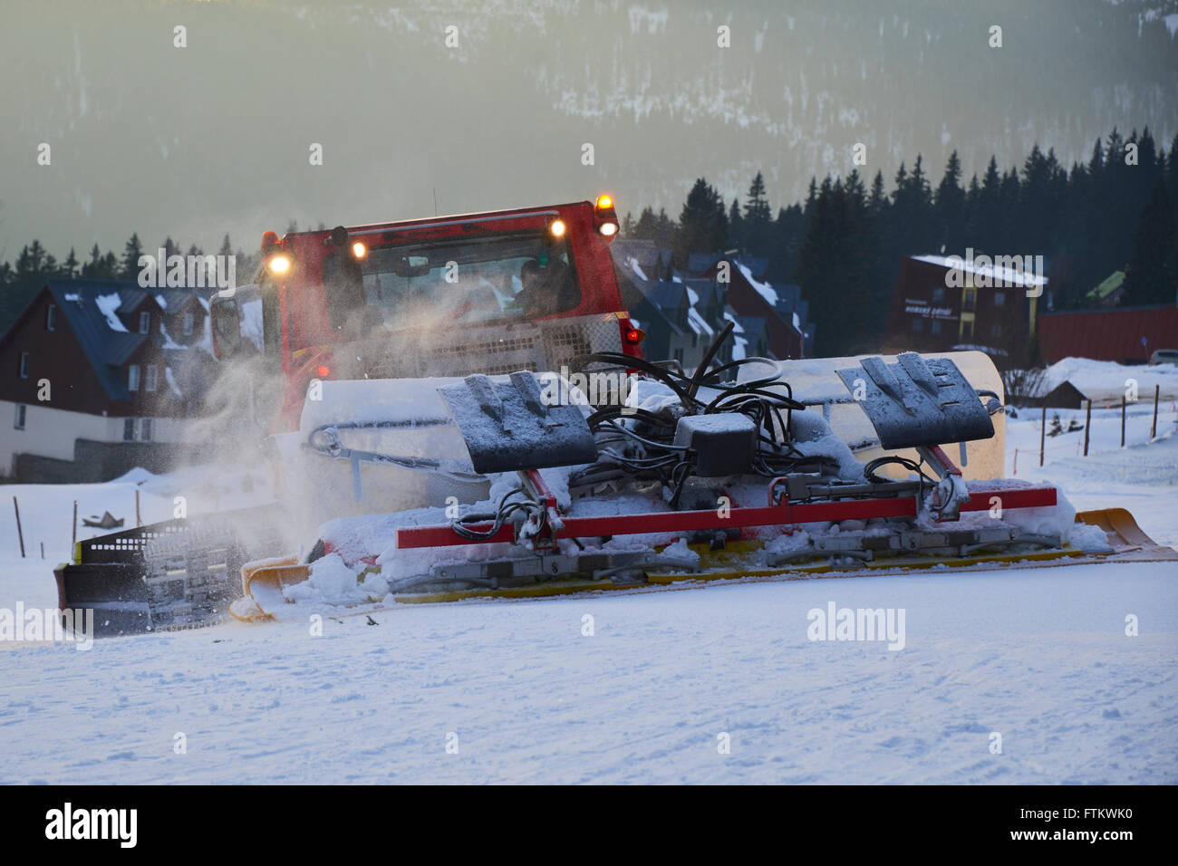 Snowcat on ski slope hi-res stock photography and images - Alamy
