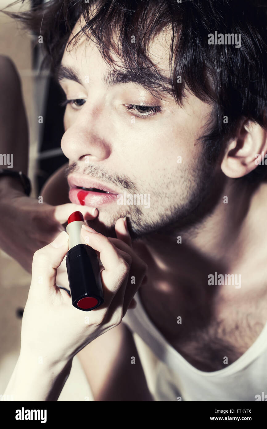 Men with lipstick hi-res stock photography and images - Alamy
