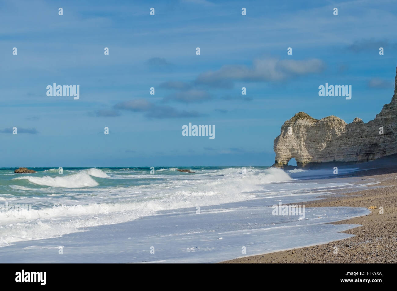 Etretat cliffs hi-res stock photography and images - Alamy