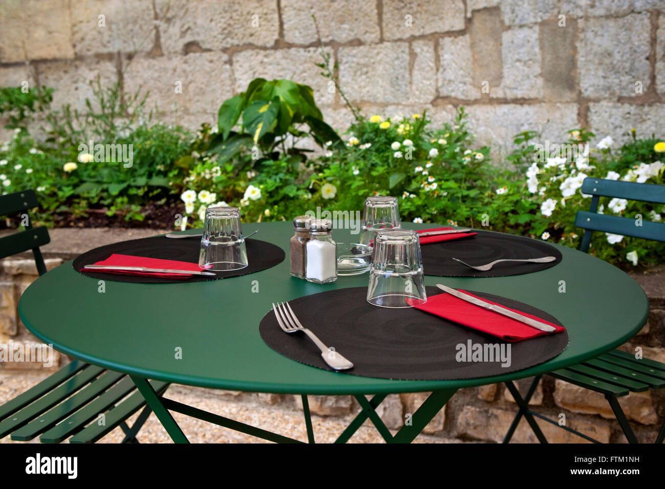 Table set up on the terrace of a French bistro Stock Photo - Alamy