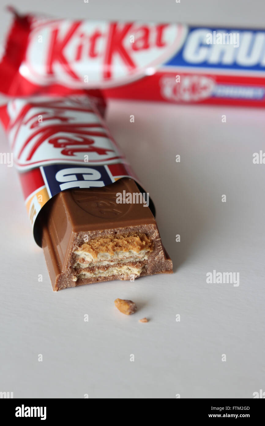 Kit kat chocolate hi-res stock photography and images - Alamy