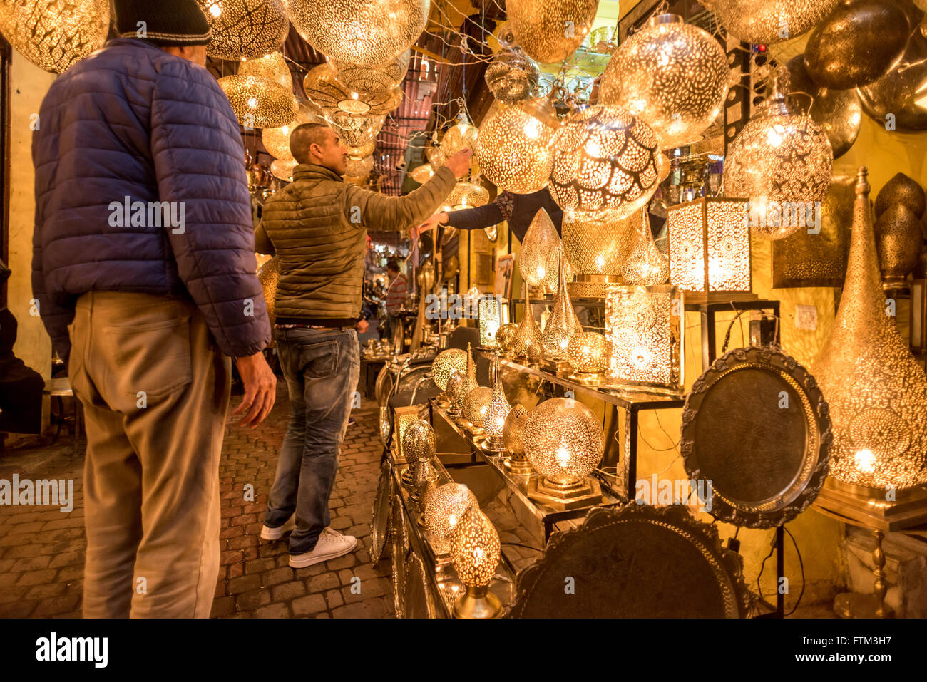 Busy street scene in the souk of Marrakech Stock Photo - Alamy