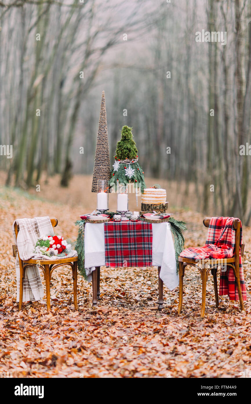 Setted table hi-res stock photography and images - Alamy