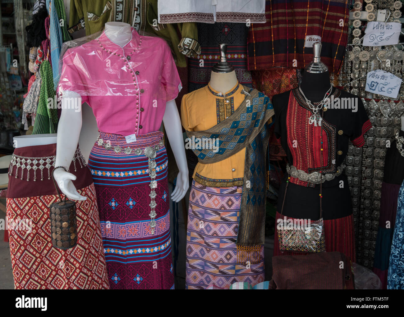 Traditional thai clothes hi-res stock photography and images - Alamy