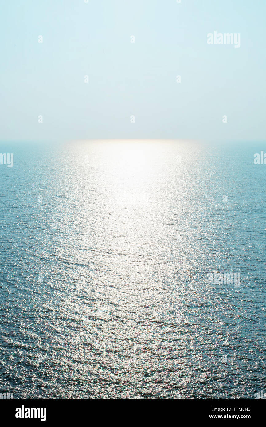 The sky and sea with reflections of sunlight Stock Photo - Alamy
