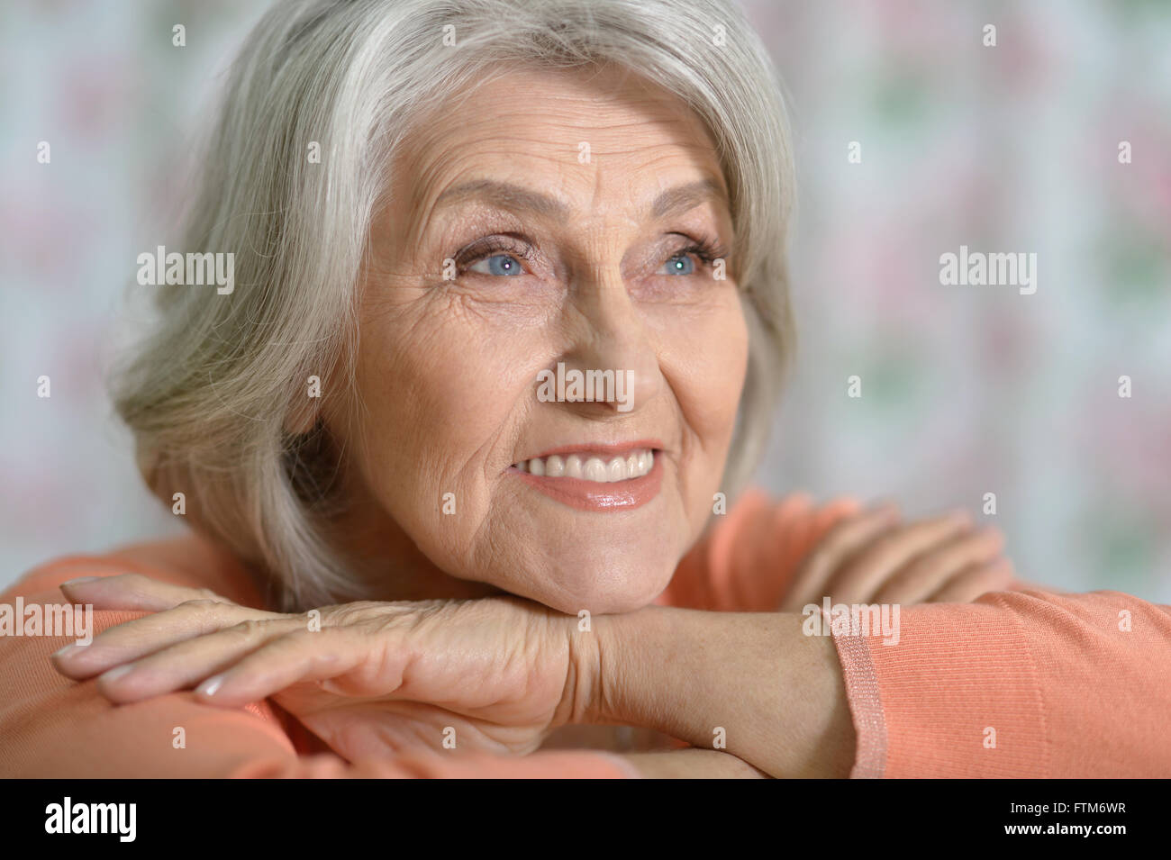 Portrait of beautiful old woman Stock Photo - Alamy