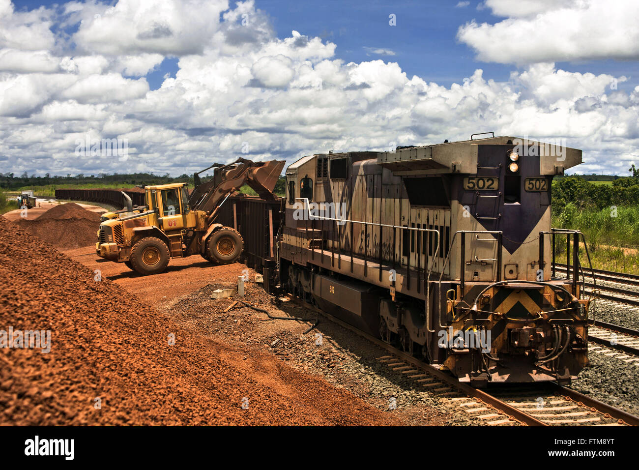 Loading of iron ore on Guarai in Tocantins Stock Photo - Alamy