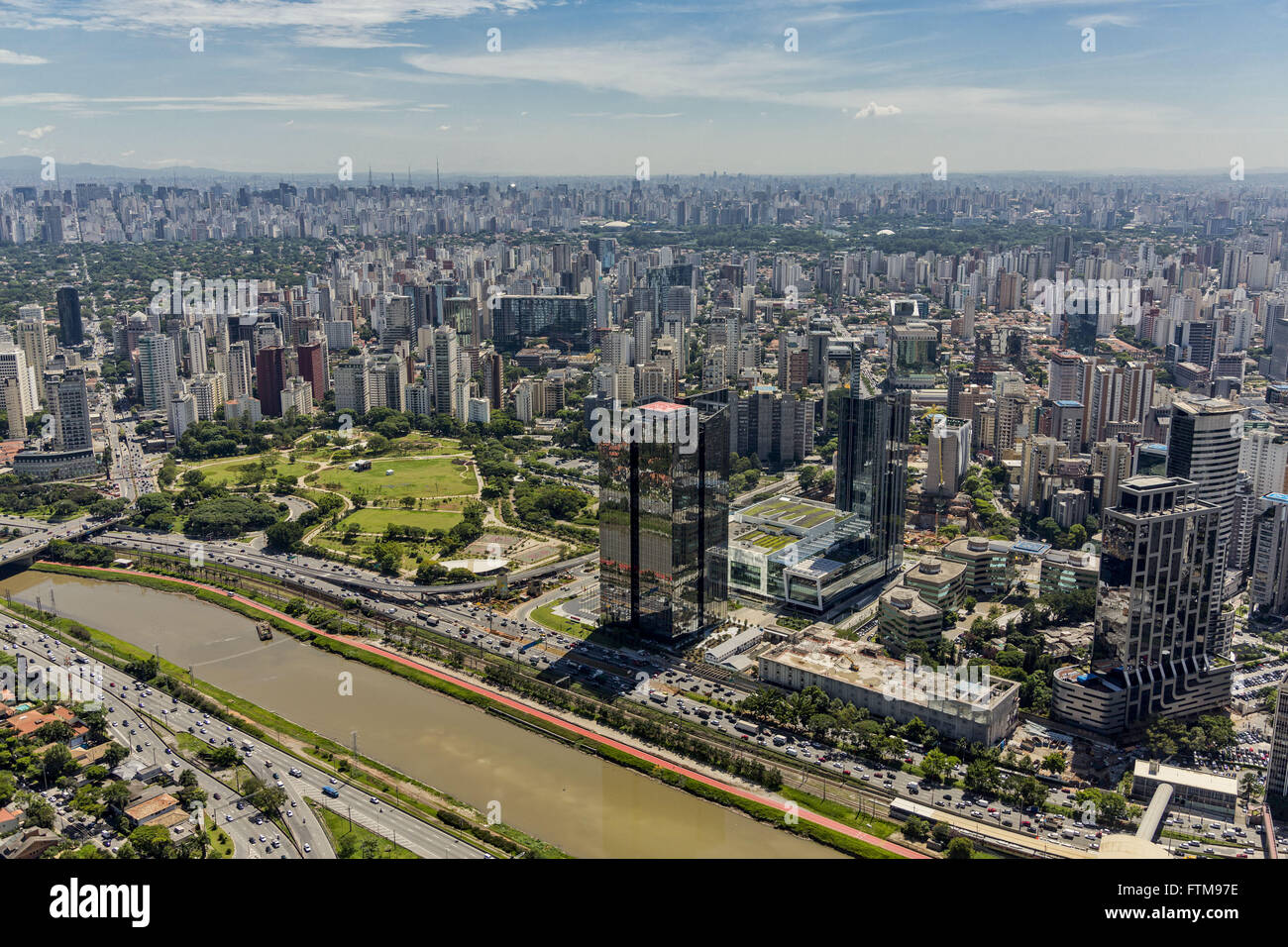 Aerial view of the neighborhood Itaim Bibi end of Avenida Juscelino ...