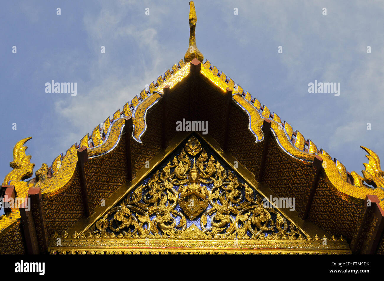 Details of the designs on the roof of the Grand Palace in Bangkok Stock ...