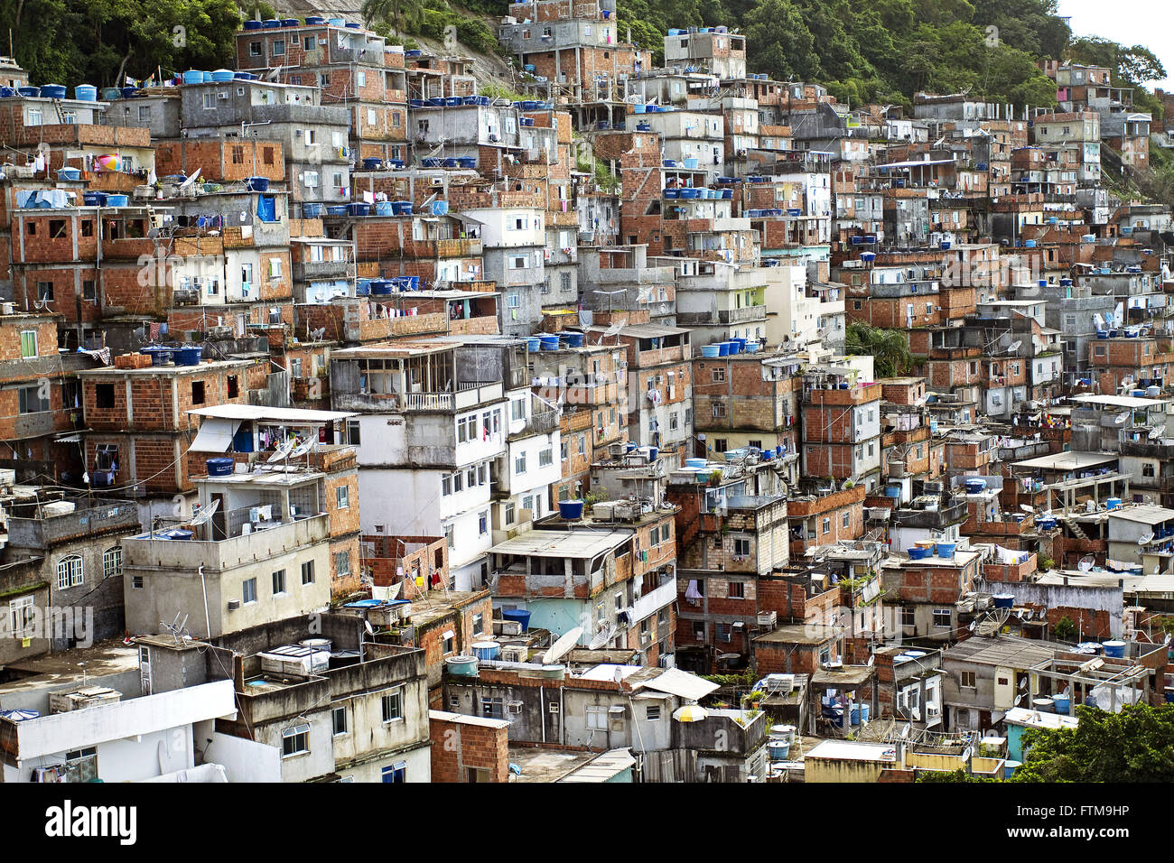 Favela Morro do Pavao-Pavaozinho in Copacabana Stock Photo - Alamy