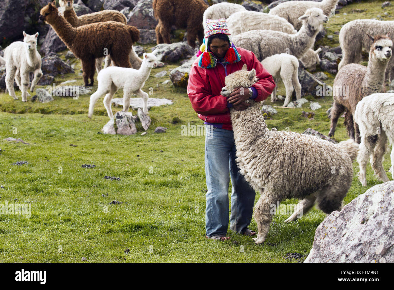 Indigenous family hi-res stock photography and images - Alamy