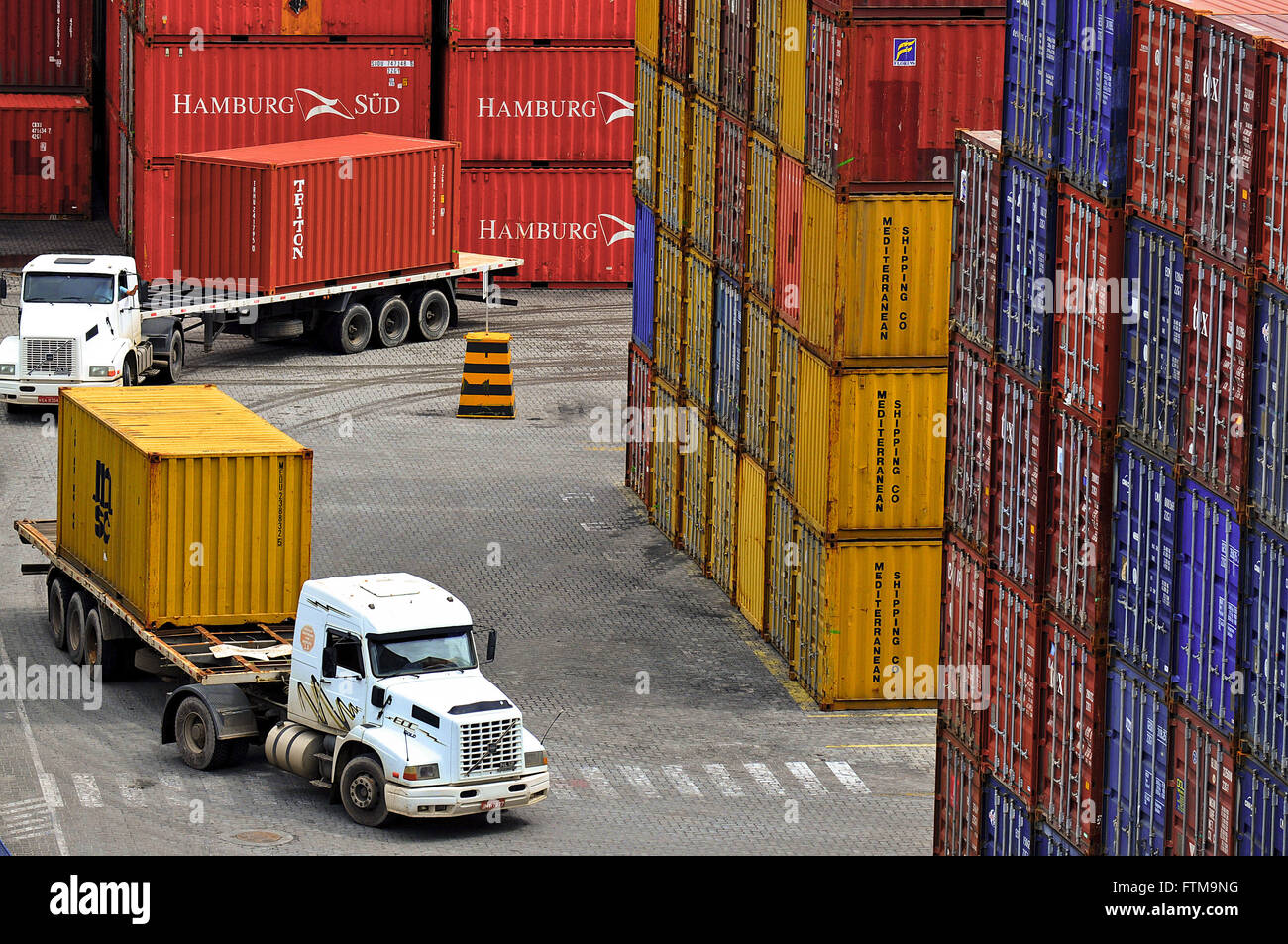 Handling shipping container hi-res stock photography and images - Alamy