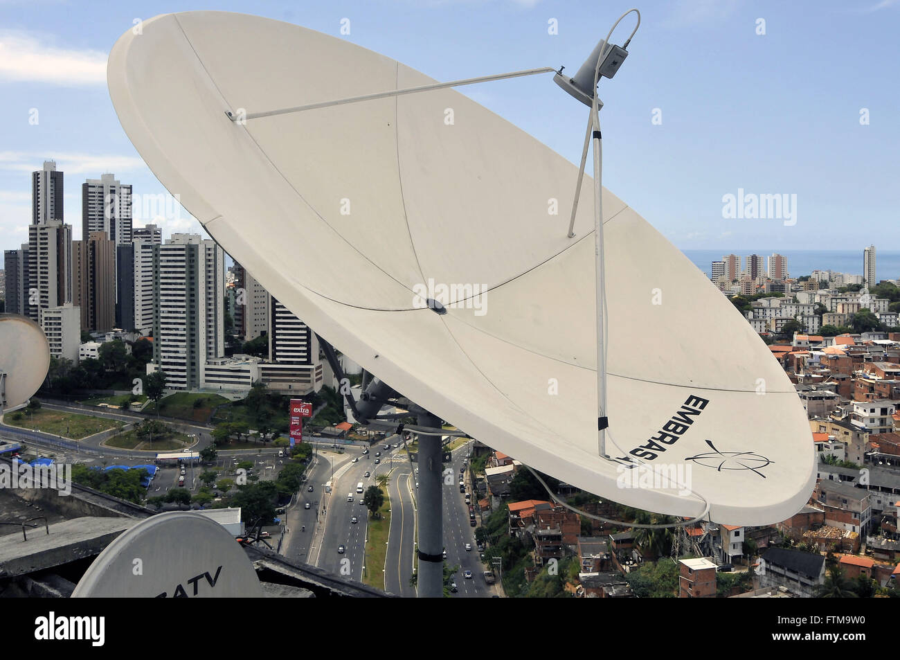 Parabolic antenna hi-res stock photography and images - Alamy