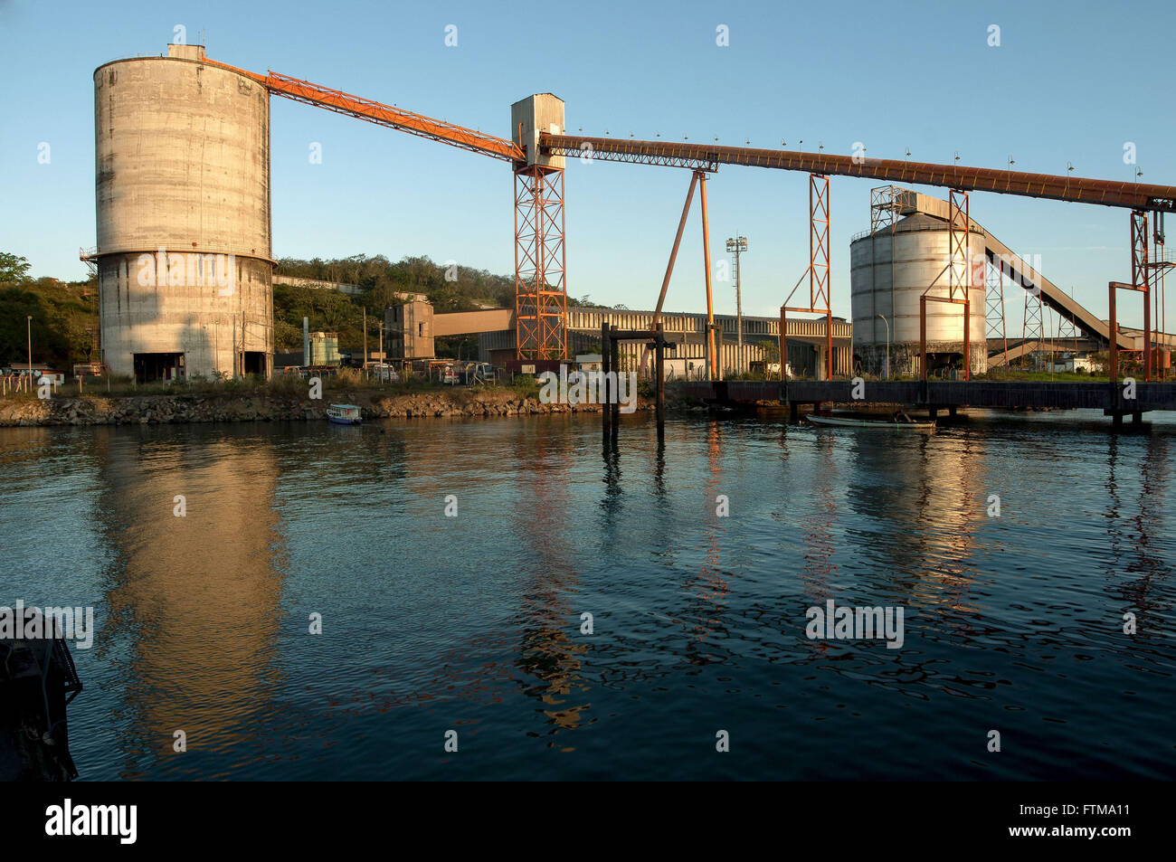 Grain storage silos and conveyor belt at the Port of Aratu Stock Photo ...