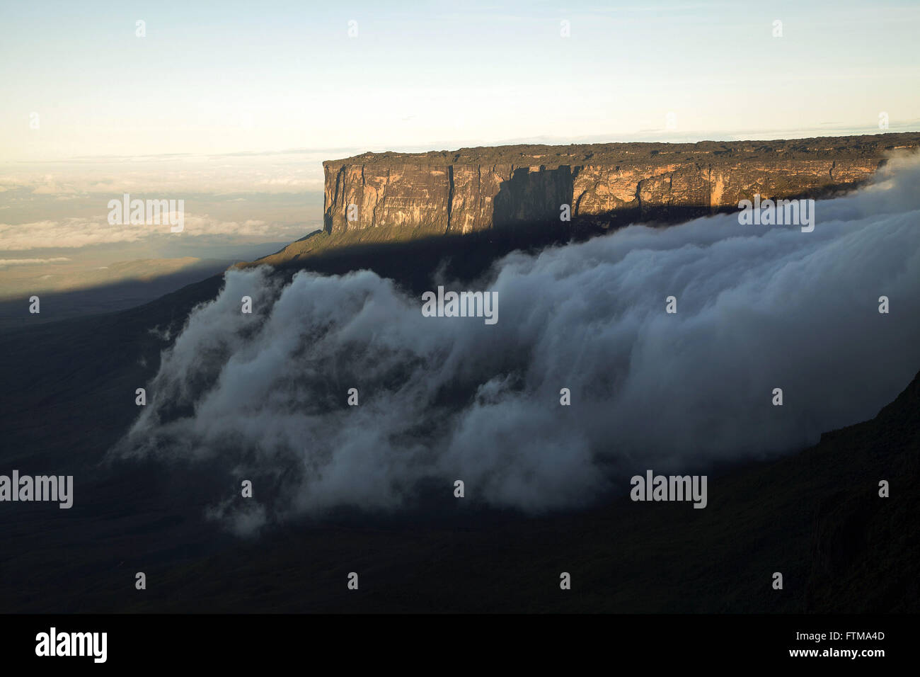 Mount roraima clouds hi-res stock photography and images - Alamy